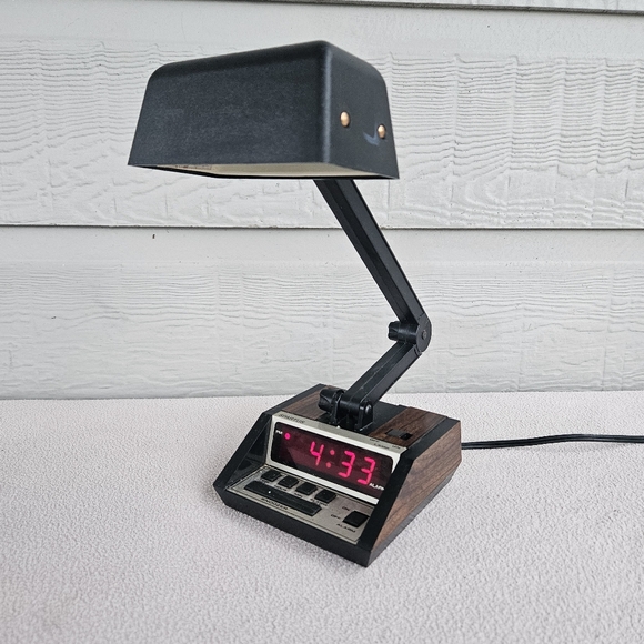 Spartus | Other | Vtg Spartus 41 Desk Lamp Digital Alarm Clock Mcm ...